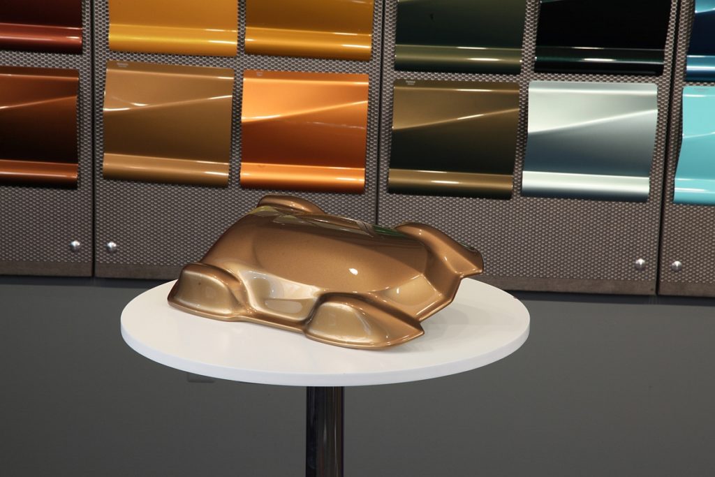 Axalta verleiht individueller Farbdesign-Gestaltung mehr Glanz mit der ...